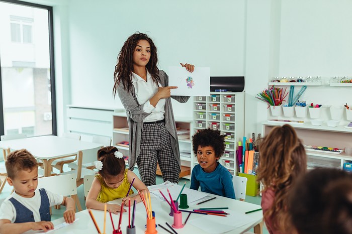 ATSEM grille indiciaire : le guide complet du salaire 2025